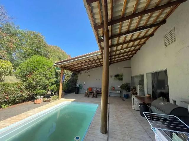 Casa / Sobrado para Venda em Uberlândia/MG Tubalina 2 Quartos