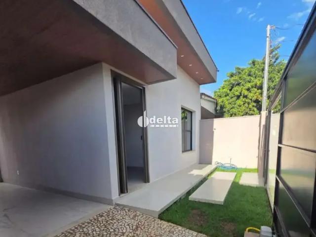 Casa / Sobrado para Venda em Uberlândia/MG Umuarama 3 Quartos