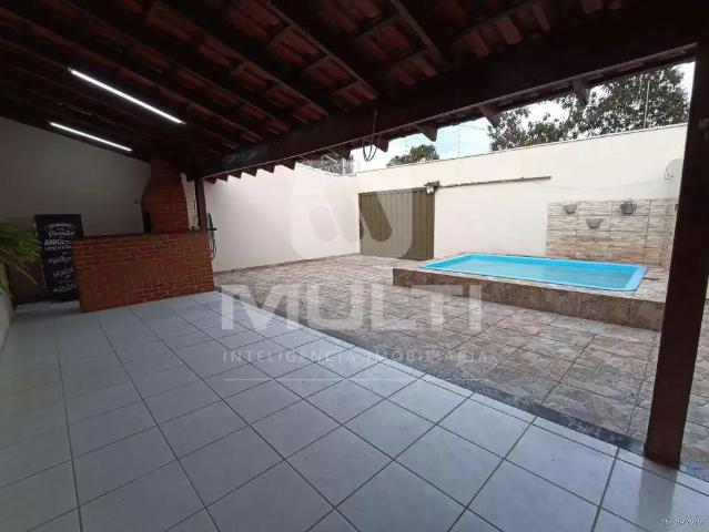 Casa / Sobrado para Venda em Uberlândia/MG Umuarama 4 Quartos