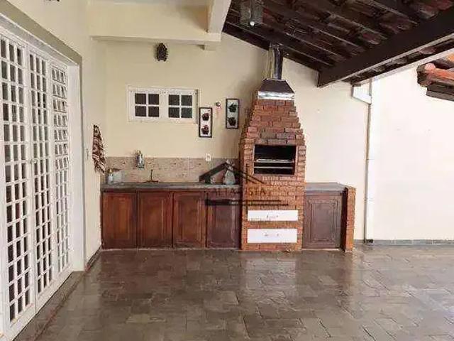 Casa / Sobrado para Venda em Uberlândia/MG Umuarama 5 Quartos