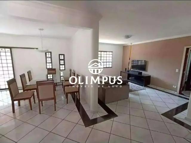 Casa / Sobrado para Venda em Uberlândia/MG Umuarama 8 Quartos