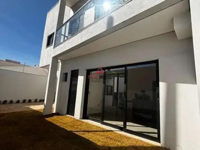 Casa / Sobrado para Venda em Uberlândia/MG Vida Nova 3 Quartos