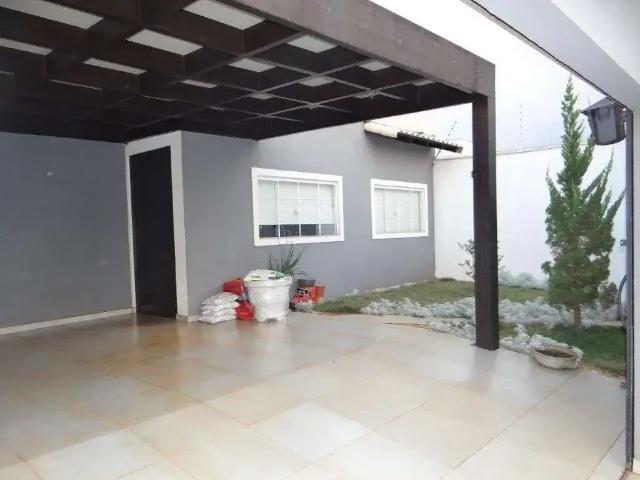 Casa / Sobrado para Venda em Uberlândia/MG Vida Nova 4 Quartos