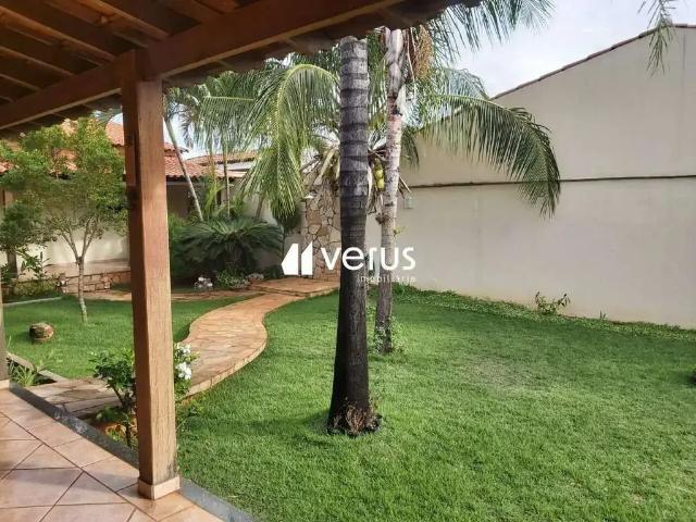 Casa / Sobrado para Venda em Uberlândia/MG Vigilato Pereira 4 Quartos