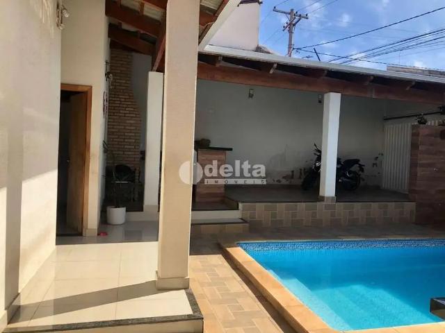 Casa / Sobrado para Venda em Uberlândia/MG Vigilato Pereira 4 Quartos