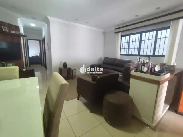 Casa / Sobrado para Venda em Uberlândia/MG Vigilato Pereira 4 Quartos