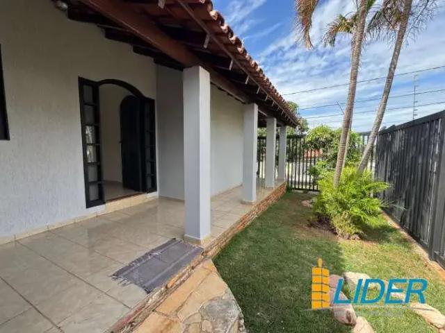 Casa / Sobrado para Venda em Uberlândia/MG Vigilato Pereira 4 Quartos