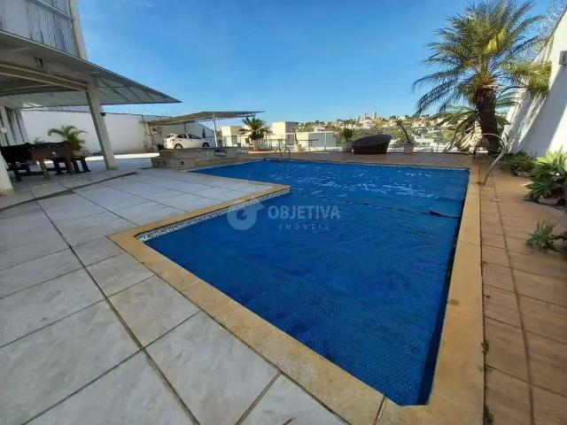 Casa / Sobrado para Venda em Uberlândia/MG Vigilato Pereira 5 Quartos