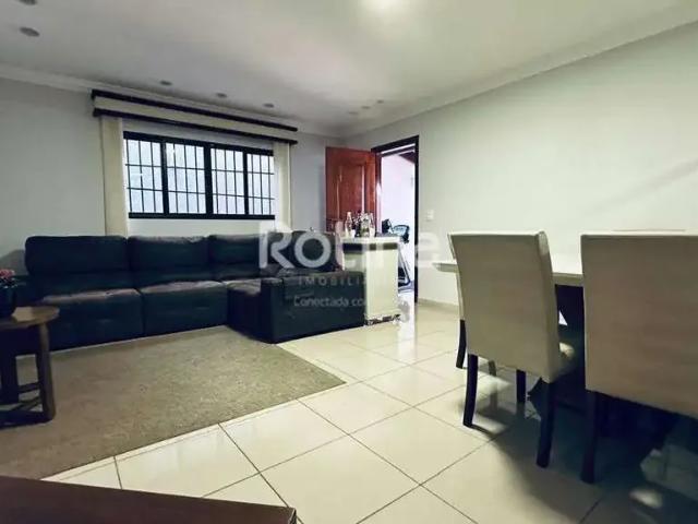 Casa / Sobrado para Venda em Uberlândia/MG Vigilato Pereira 5 Quartos