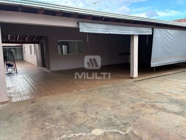Casa / Sobrado para Venda em Uberlândia/MG Vila Póvoa 3 Quartos