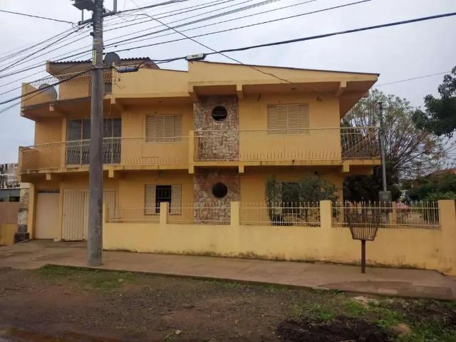 Casa / Sobrado para Venda em Uruguaiana/RS Hipica 2 3 Quartos