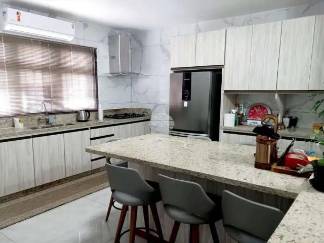 Casa / Sobrado para Venda em Vacaria/RS Centro 4 Quartos