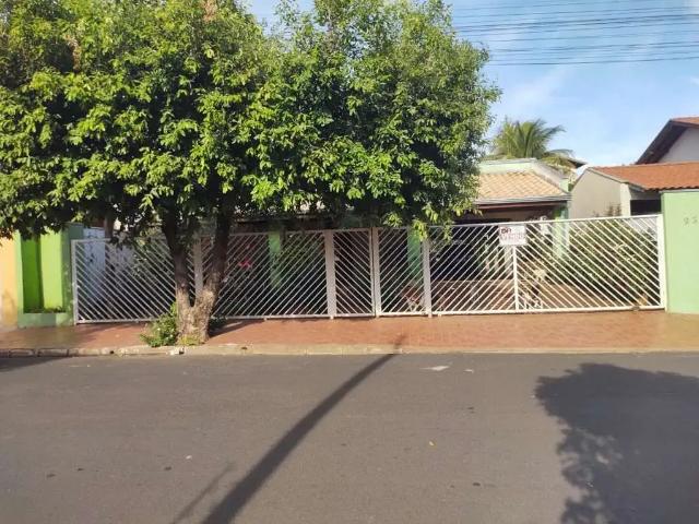 Casa / Sobrado para Venda em Valentim Gentil/SP Centro 3 Quartos