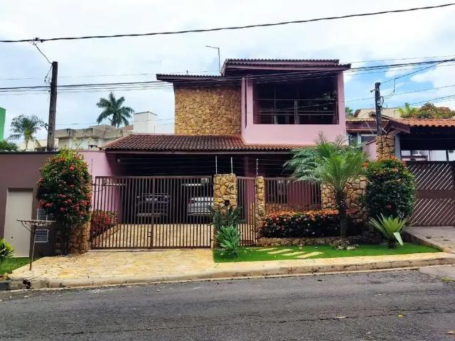 Casa / Sobrado para Venda em Valinhos/SP Castelo 3 Quartos