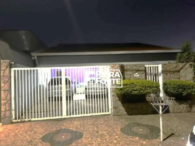 Casa / Sobrado para Venda em Valinhos/SP Centro 2 Quartos