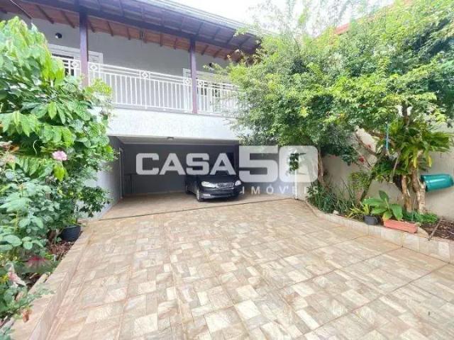 Casa / Sobrado para Venda em Valinhos/SP Chácaras Alpina 3 Quartos