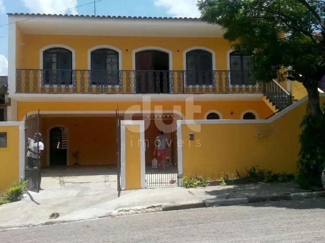 Casa / Sobrado para Venda em Valinhos/SP Chácaras Alpina 3 Quartos
