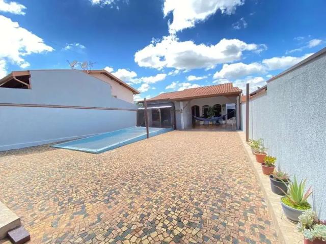 Casa / Sobrado para Venda em Valinhos/SP Jardim das Vitórias Régias 2 Quartos