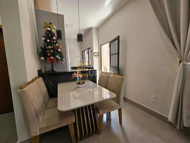 Casa / Sobrado para Venda em Valinhos/SP Jardim do Lago 4 Quartos