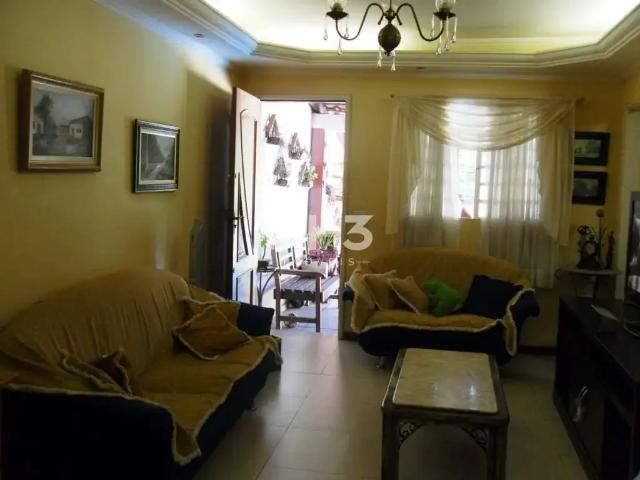 Casa / Sobrado para Venda em Valinhos/SP Jardim Portugal 3 Quartos