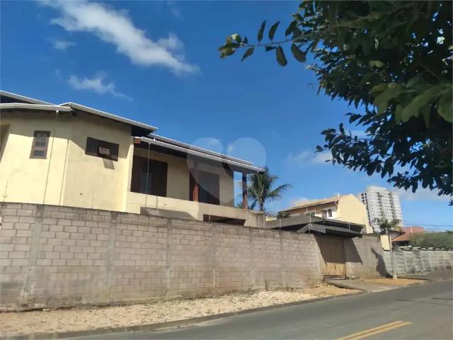 Casa / Sobrado para Venda em Valinhos/SP Jardim Santa Helena 3 Quartos