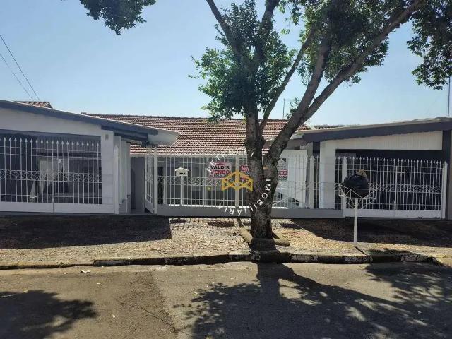 Casa / Sobrado para Venda em Valinhos/SP Parque Cecap 3 Quartos