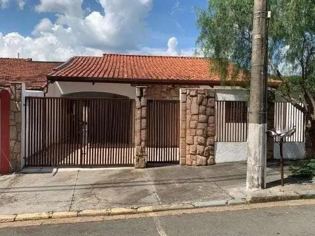 Casa / Sobrado para Venda em Valinhos/SP Parque das Colinas 3 Quartos