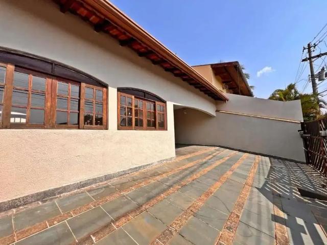 Casa / Sobrado para Venda em Valinhos/SP Parque Nova Suíça 4 Quartos