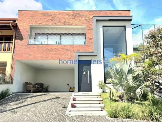 Casa / Sobrado para Venda em Valinhos/SP Roncáglia 4 Quartos