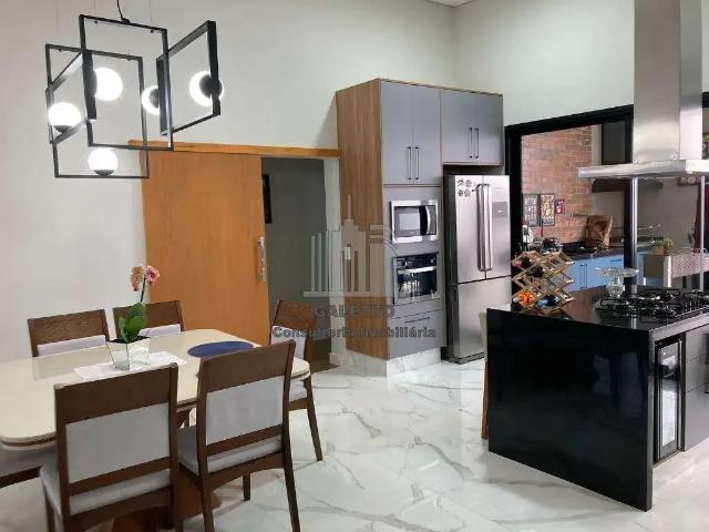 Casa / Sobrado para Venda em Valinhos/SP Roncáglia 3 Quartos