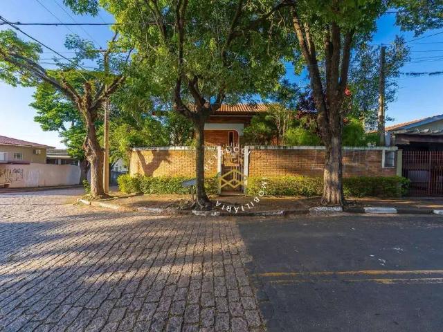 Casa / Sobrado para Venda em Valinhos/SP Vila Anhangüera 4 Quartos