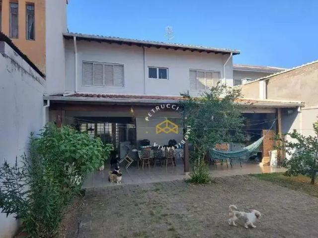 Casa / Sobrado para Venda em Valinhos/SP Vila Independência 4 Quartos