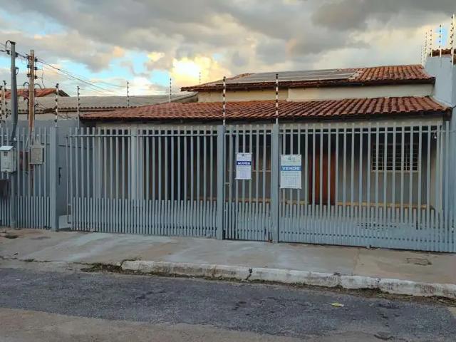 Casa / Sobrado para Venda em Várzea Grande/MT Canelas 3 Quartos