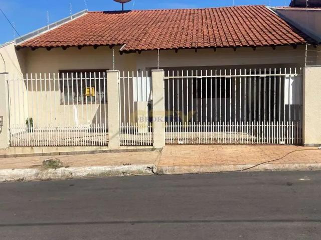 Casa / Sobrado para Venda em Várzea Grande/MT Canelas 3 Quartos