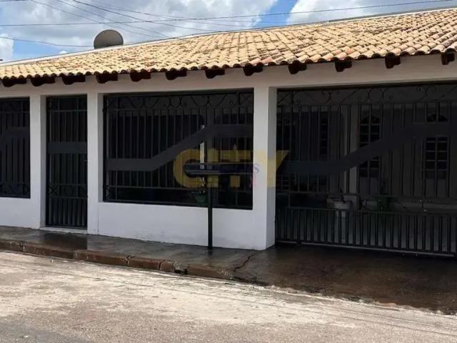Casa / Sobrado para Venda em Várzea Grande/MT Cristo Rei 3 Quartos