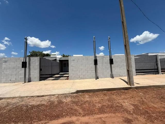 Casa / Sobrado para Venda em Várzea Grande/MT Petrópolis 2 Quartos