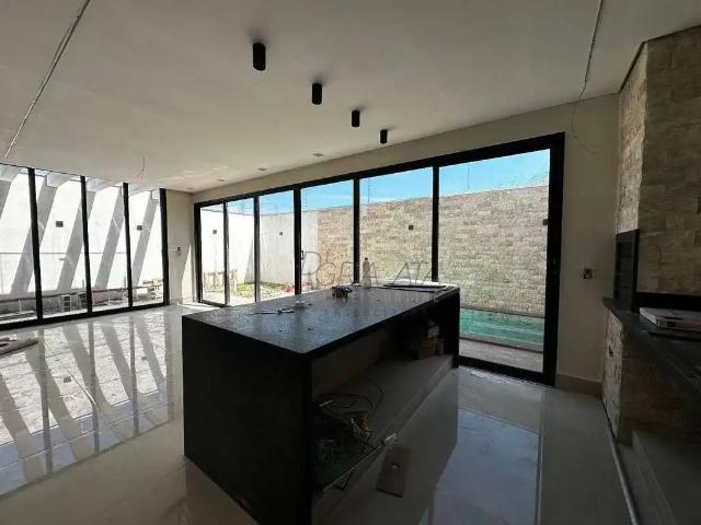 Casa / Sobrado para Venda em Varginha/MG Boulevard 4 Quartos