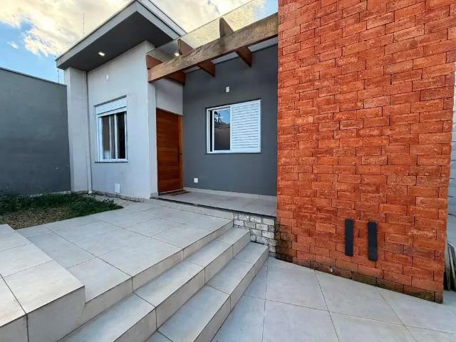 Casa / Sobrado para Venda em Varginha/MG Porto Real 3 Quartos