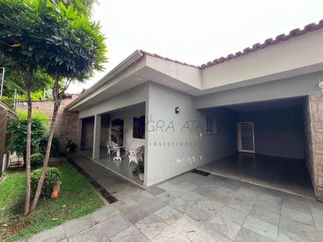 Casa / Sobrado para Venda em Varginha/MG Santa Luiza 4 Quartos