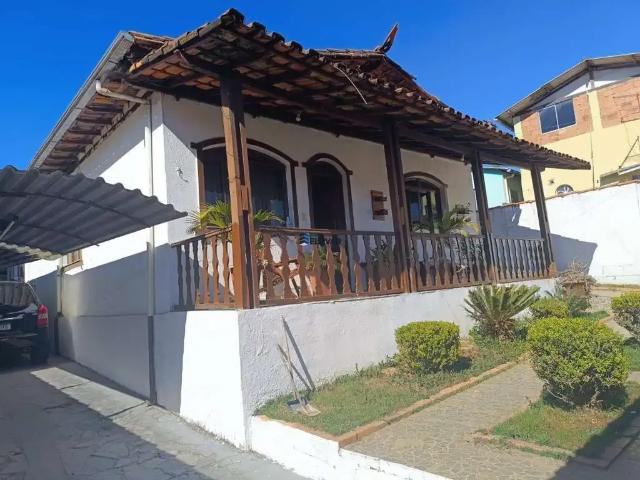 Casa / Sobrado para Venda em Vespasiano/MG Celvia 4 Quartos