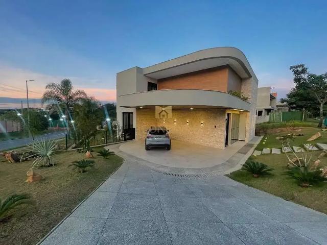 Casa / Sobrado para Venda em Vespasiano/MG Alphaville 4 Quartos
