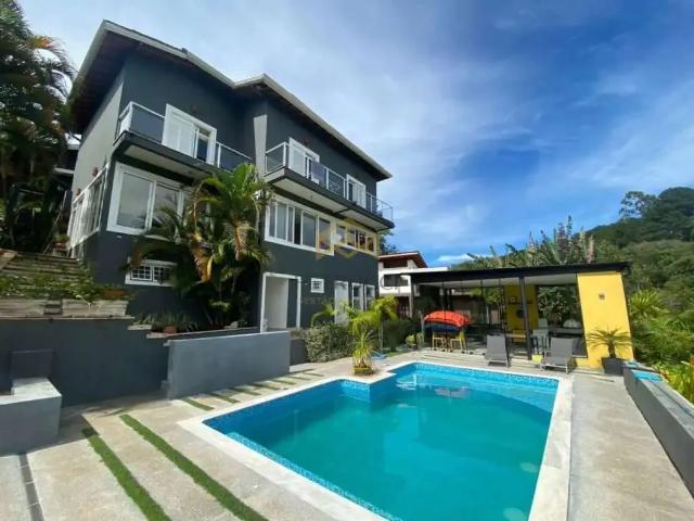 Casa / Sobrado para Venda em Vinhedo/SP Caixa D´Água 3 Quartos