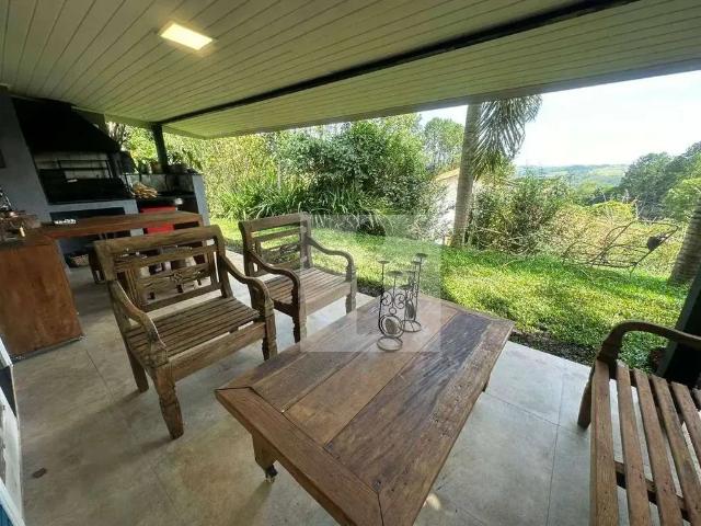 Casa / Sobrado para Venda em Vinhedo/SP Caixa D´Água 4 Quartos