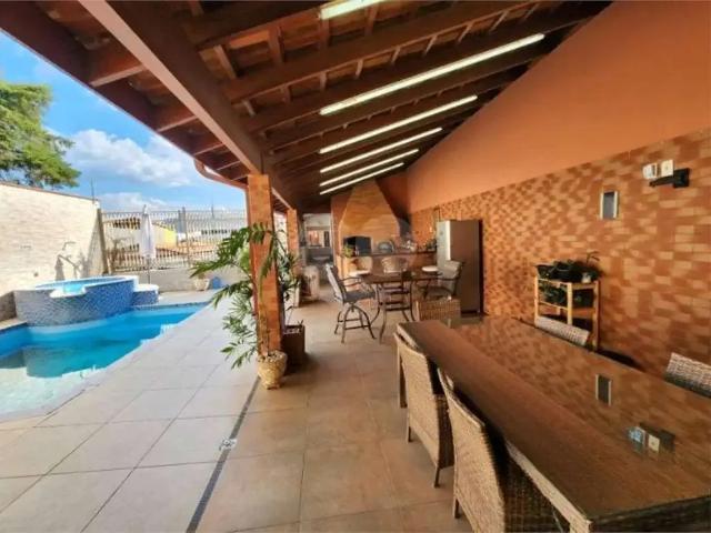 Casa / Sobrado para Venda em Vinhedo/SP Centro 3 Quartos