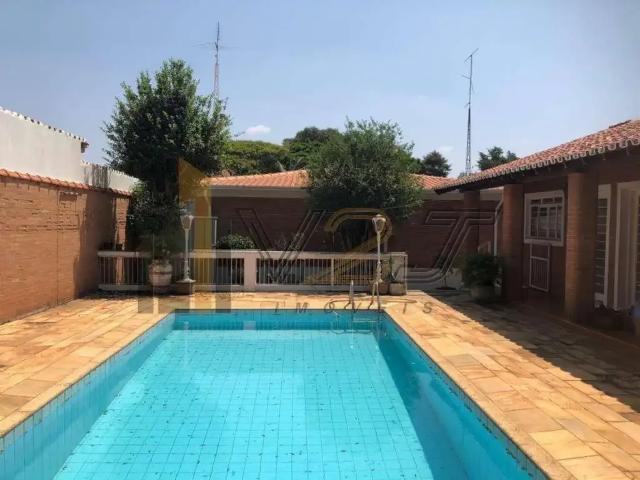 Casa / Sobrado para Venda em Vinhedo/SP Centro 4 Quartos