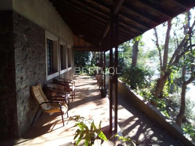 Casa / Sobrado para Venda em Vinhedo/SP Centro 5 Quartos