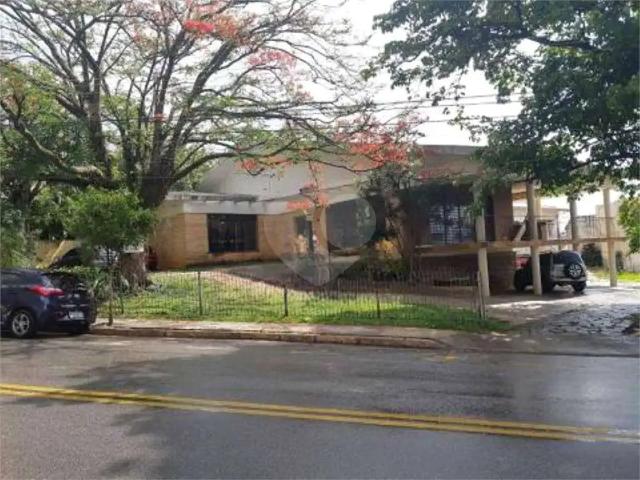 Casa / Sobrado para Venda em Vinhedo/SP Centro 7 Quartos