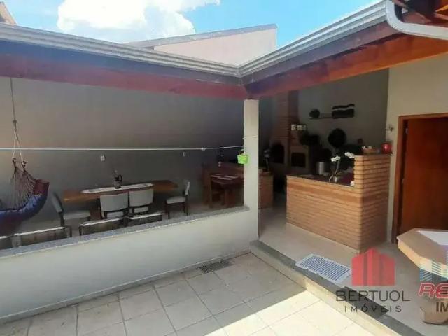 Casa / Sobrado para Venda em Vinhedo/SP João XXIII 4 Quartos