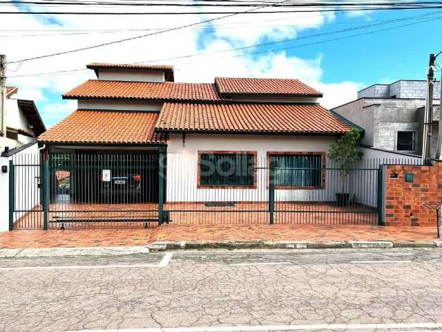 Casa / Sobrado para Venda em Vinhedo/SP Jardim Itália 5 Quartos