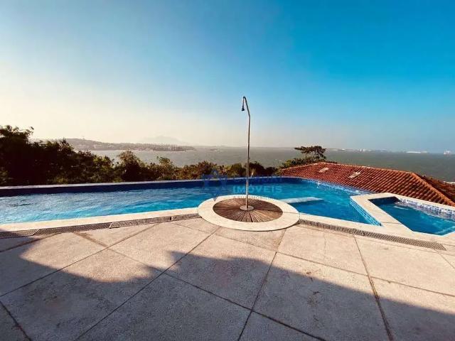 Casa / Sobrado para Venda em Vila Velha/ES Praia da Costa 4 Quartos